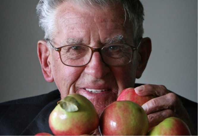 Pink Lady apple breeder honored - Fruit Growers News